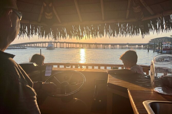Sunset Tailfins Tiki Boat Crab Island(1.5Hours) - Key Points