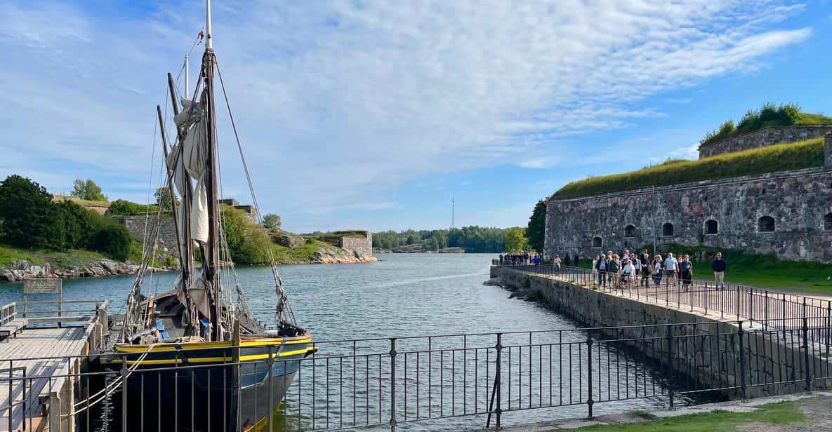 Suomenlinna tour in French with Doro - Discovering Suomenlinna: A Unique Finnish Treasure