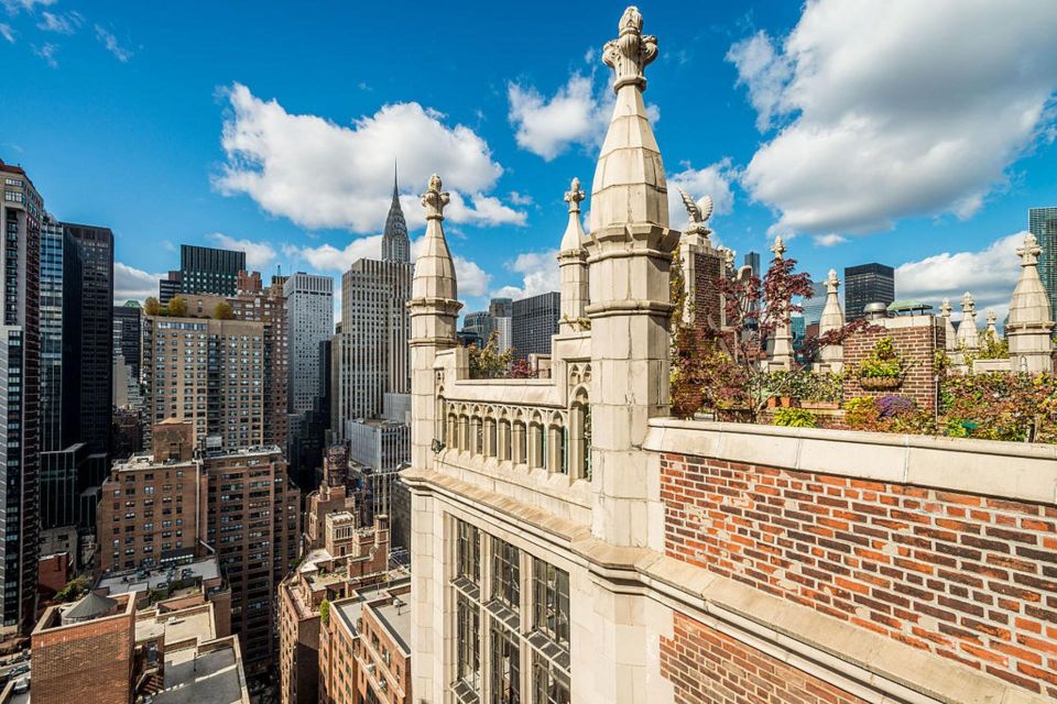 Superheroes in New York City Private Walking Tour - Key Points
