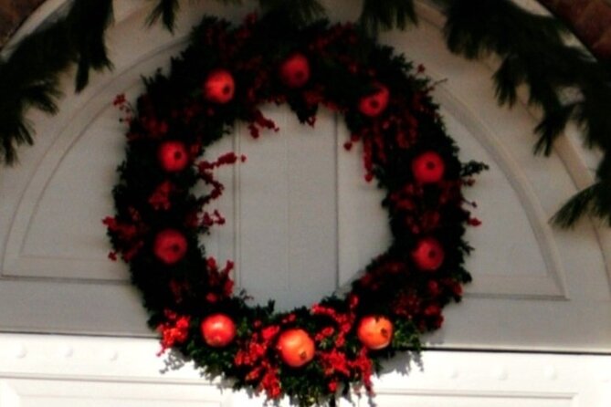 Tales of Christmas Past and Present in Williamsburg - Exploring the Williamsburg Christmas Tour in Detail