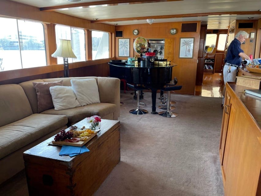 Tampa Bay: Luxury Yacht Charter Experience - The Sum Up