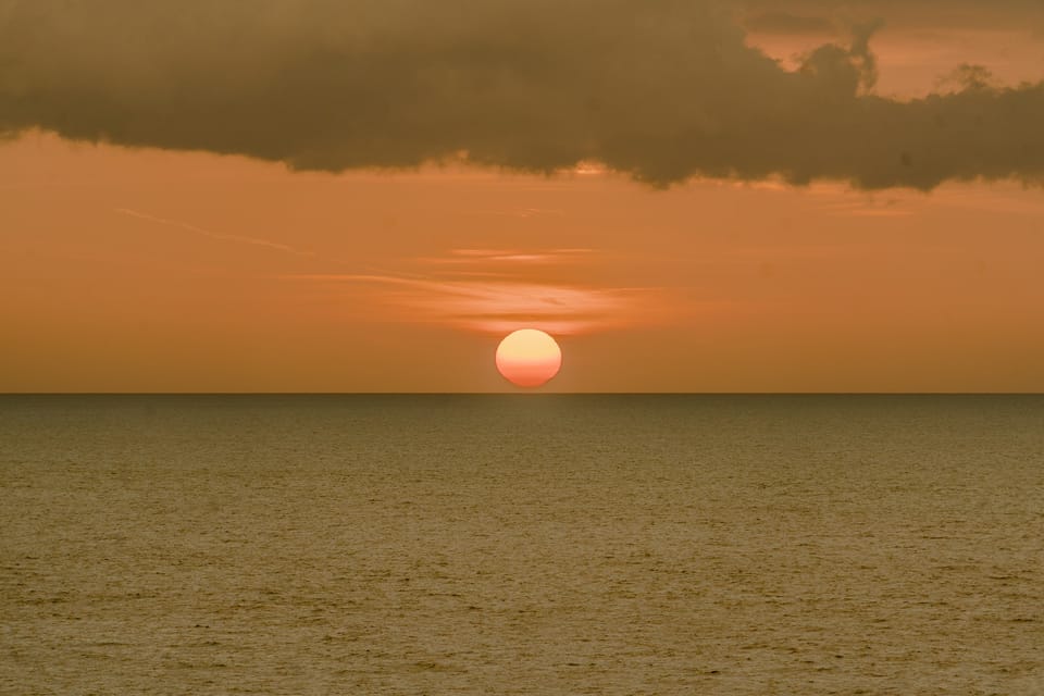 Tampa Bay: Private Sunset Cruise with Champaign or Wine - FAQs