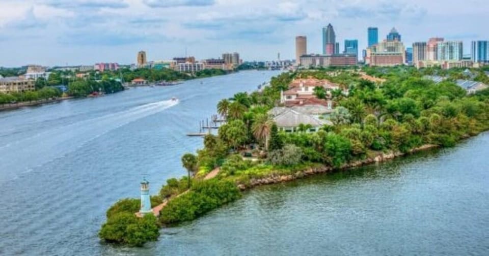 Tampa: Hillsborough River Tiki Bar Boat Up to 13 people - Exploring Tampa from the Water: What You Can Expect