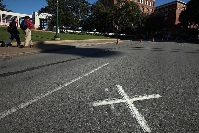 The Assassination of John F. Kennedy Experience - The Value and Atmosphere of the Tour