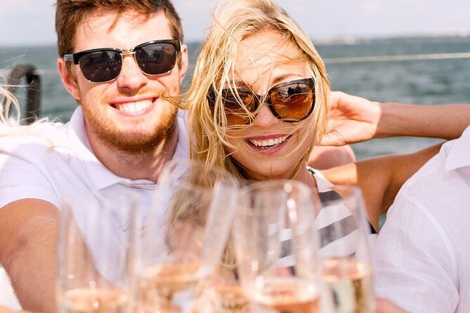 The best Miami boat party with DJ, drinks and lights of the city - Final Thoughts