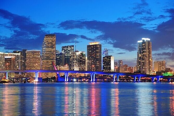 The best Miami boat party with DJ, drinks and lights of the city - FAQs