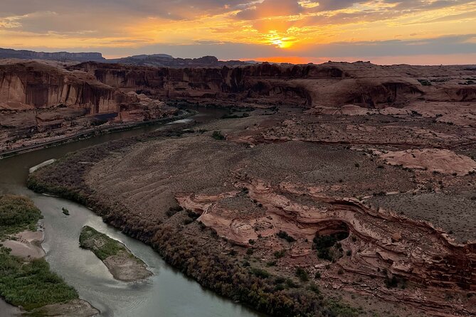 The Best U-Drive Hell's Revenge 4x4 Off Roading Tour from Moab - Practical Details & Tips