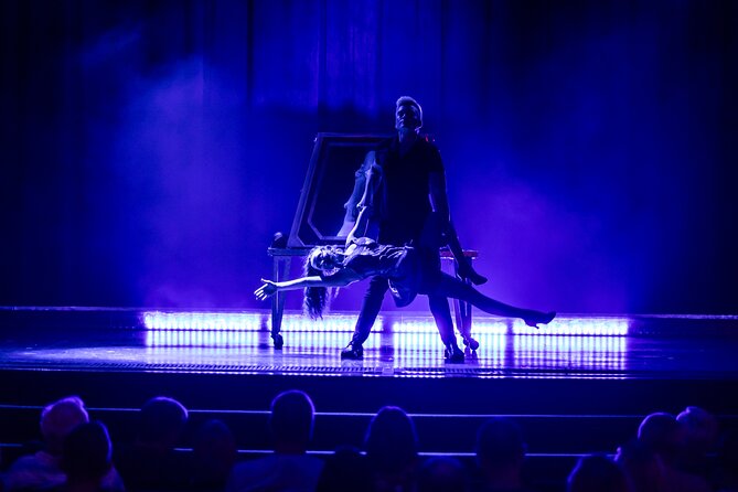 'The Cabaret' Garry & Janine Magic & Comedy Dinner Show - What Makes This Show Stand Out?
