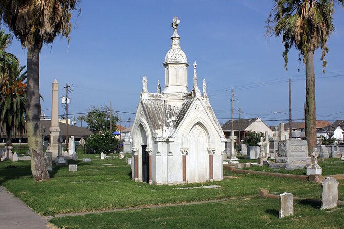 The Galveston Cemetery Tour - Walk With The Dead! - What to Expect from the Galveston Cemetery Tour