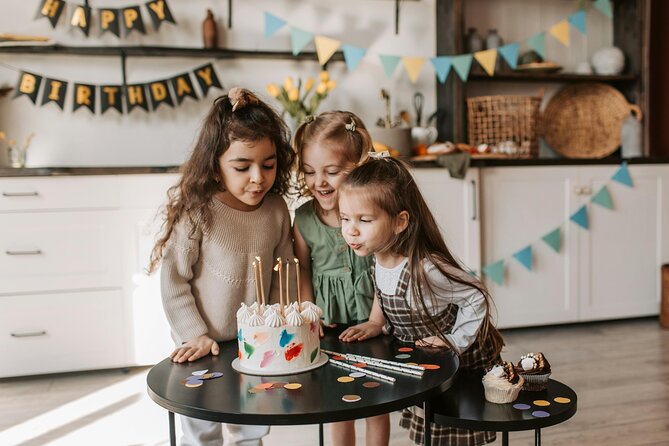 The Great Pensacola Birthday Party Tour & Scavenger Hunt - The Experience from a Travelers Perspective