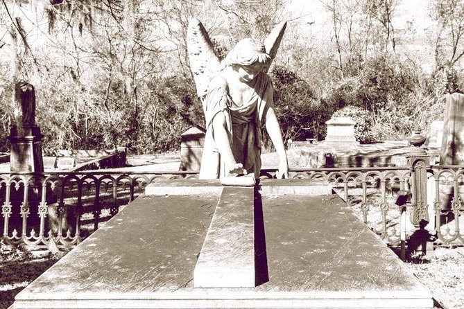 The Hidden Gem Cemetery Tour of Laurel Grove - Exploring Savannah’s Laurel Grove Cemetery