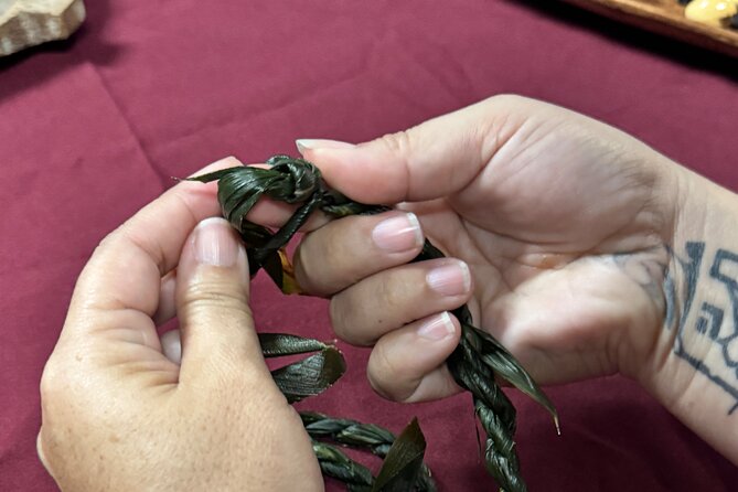 Ti Leaf Bracelet Craft Class on Maui - What to Expect from the Ti Leaf Bracelet Class