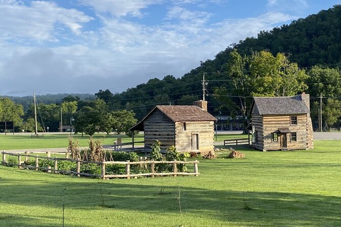 Ticket pass to the Great Smoky Mountains Heritage Center (Self-Guided Tour) - Why This Tour Works Well