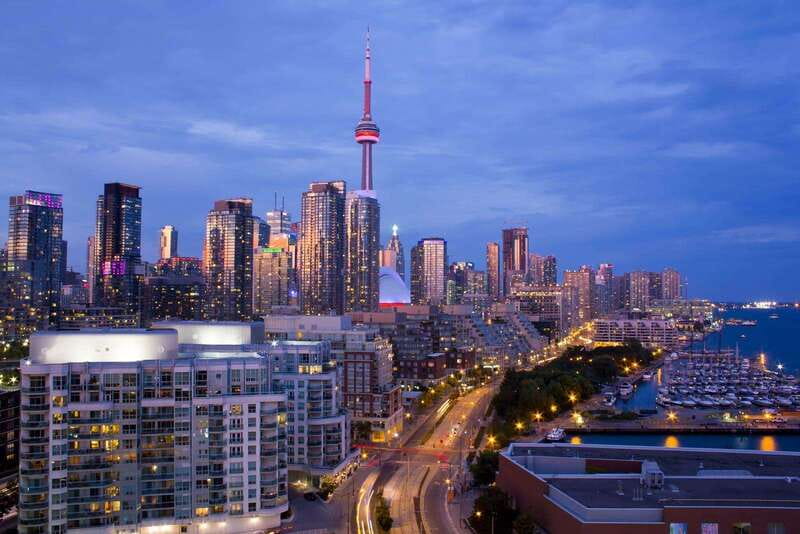 Toronto: Niagara Falls Guided Tour with Winery Stop - Key Points