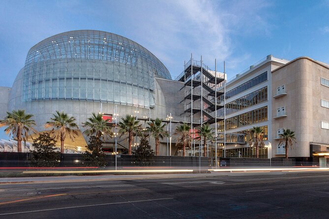 Tour of Hollywood, Sunset Blvd, Farmer's Market, Miracle Miles and Beverly Hills - A Walk Through Hollywood’s Most Famous Sights