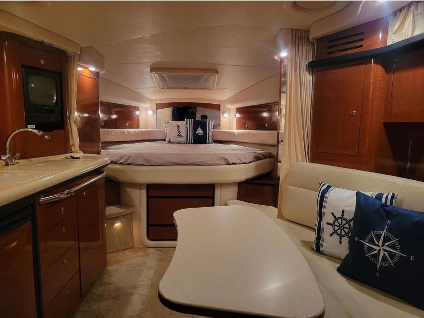 Tour of the city of Miami and its beautiful sunset - The Value of This Yacht Experience