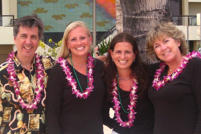 Traditional Airport Lei Greeting on Lihue Kauai - The Details of the Tour