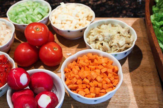 Traveling Spoon Chicago-Style Deep Dish Pizza Private Online Cooking Class - Key Points