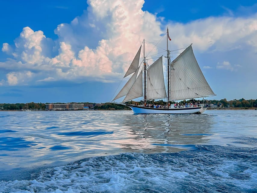 Traverse City: Fall Evening Sail on Tall Ship Manitou - An Authentic Wind-Powered Experience on Grand Traverse Bay