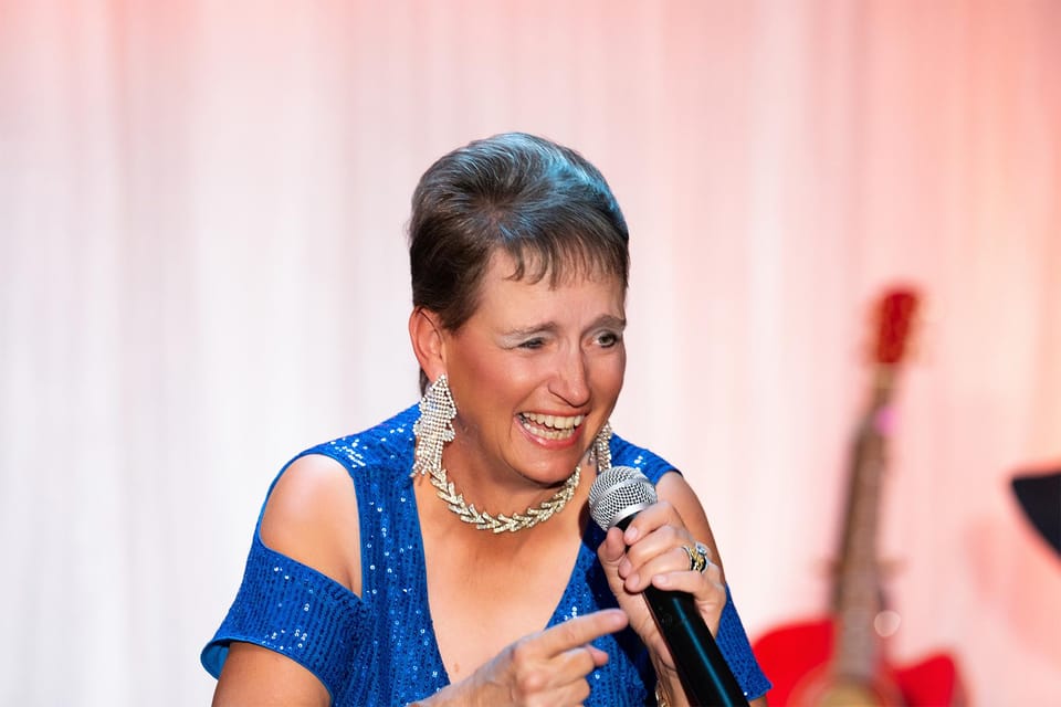 Tribute to the Music of Reba & Other Great Female Superstars - Audience Participation