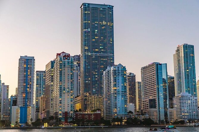 Ultimate Party in Miami : Boat Party, Party Bus & Nightclub - An Overview of the Experience
