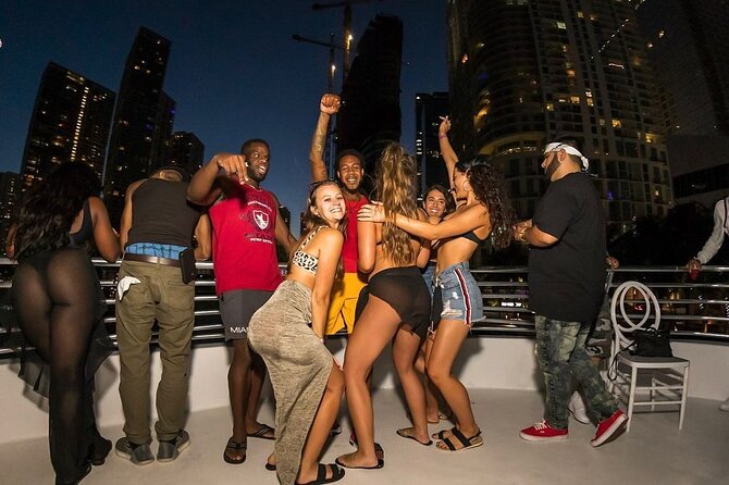 Ultimate Party in Miami : Boat Party, Party Bus & Nightclub - The Sum Up