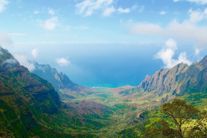 Ultimate Self-Guided Audio Driving Tour of Kauai (Na Pali, Waimea), Hawaii - What is the tour all about?