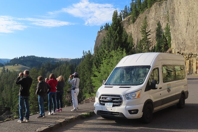 Upper Loop Tour and Lamar Valley from West Yellowstone with Lunch - FAQ