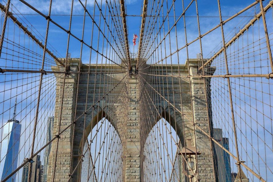 Vip Contrasts in Spanish / Contrastes Vip de Nueva York - Deep Dive into Each Stop