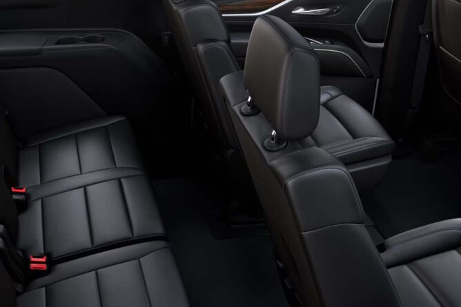 VIP Private Maui OGG Arrival Transfer in Black Cadillac Escalade - Key Points