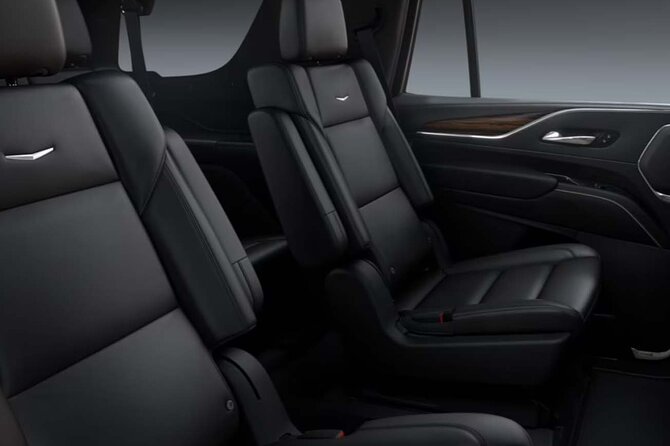 VIP Private Maui OGG Arrival Transfer in Black Cadillac Escalade - A Detailed Look at the Experience
