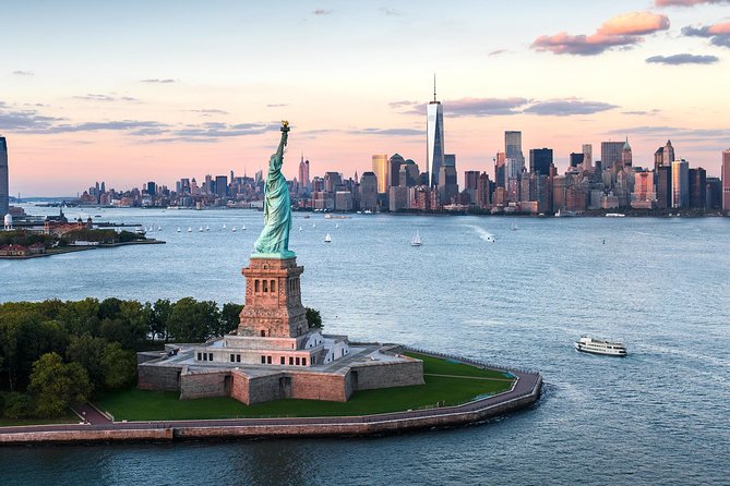 Visit The Statue of Liberty Plus 3-hour Manhattan Walking Tour - A Closer Look at the Tour Itinerary
