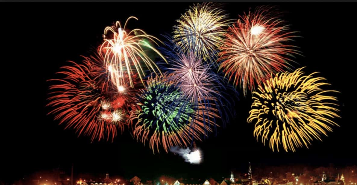 Waikiki: Friday Night Fireworks Catamaran Sail - What to Expect on the Cruise