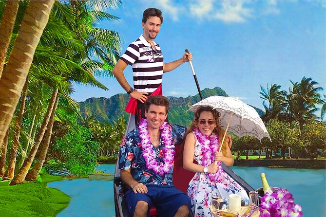 Waikiki Gondola Cruise Family Friendly & Small Group fun - The Hop-On Hop-Off Bus: Explore Waikiki and Beyond