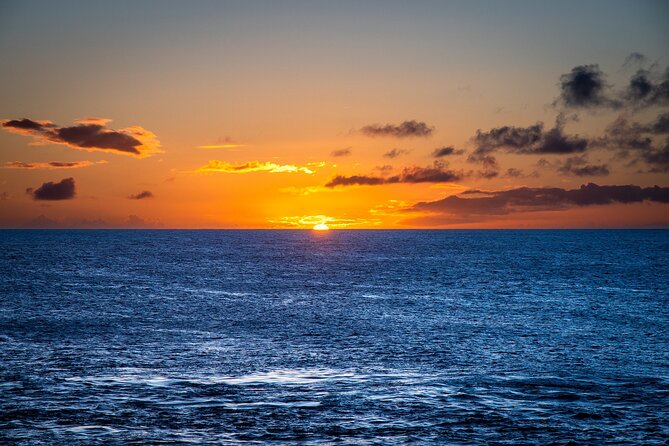 Waikiki Sunset Cocktail Cruise - Hilton Hawaiian Village - Who Is This Tour Best For?