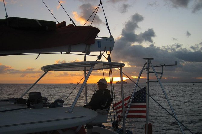 Waikiki Sunset Cocktail Cruise Including Drinks and Appetizers - In-Depth Breakdown of the Itinerary
