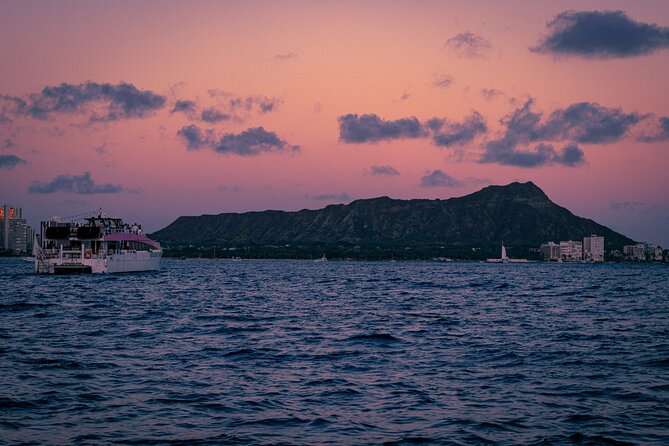 Waikiki Sunset Cruise Catamaran Boat Tour on Oahu - What You Can Expect from the Waikiki Sunset Catamaran Cruise
