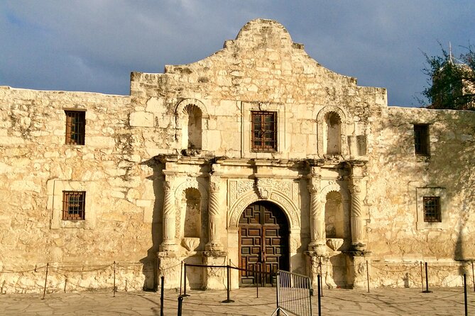 Walking Tour Along the San Antonio Riverwalk And Around Downtown - Starting Point and Duration