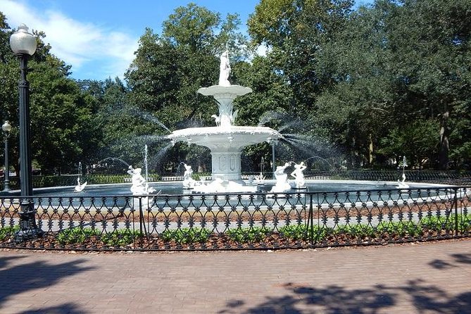 Walking Tour of Savannah's Historic District - The Review from Travelers