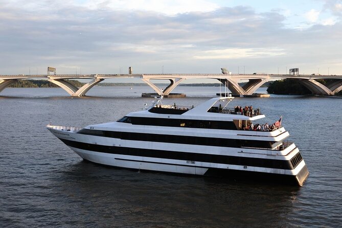 Washington DC Father's Day Buffet Brunch Cruise - Food and Beverage Experience