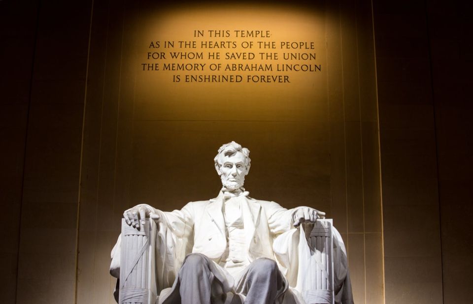 Washington, DC: Holiday Lights Nighttime Bus Tour - FAQ