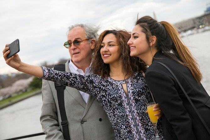 Washington DC Signature Bottomless Mimosa Brunch Cruise - Atmosphere and Entertainment