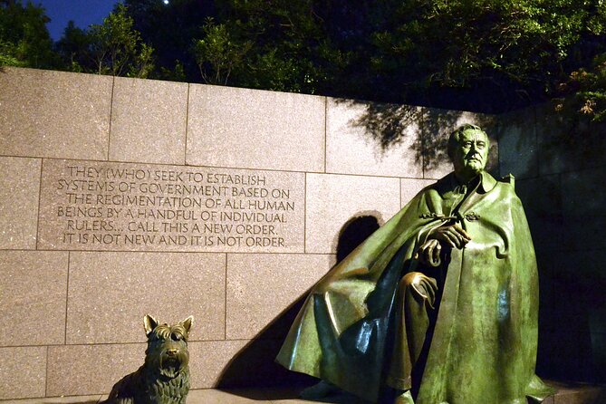 Washington Monument Admission with Morning City Narrated Bus Tour - Guides and Commentary