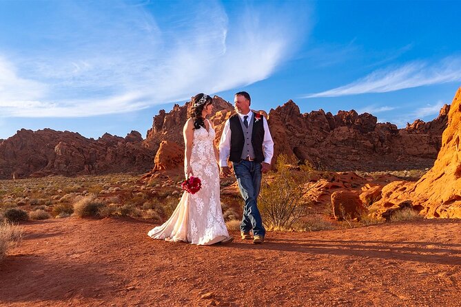 Wedding with Photographer in the Valley of Fire - The Details That Make the Valley of Fire Wedding Stand Out