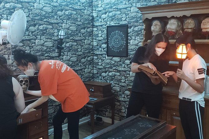 Weird Science Interactive Escape Room in Northfield, New Jersey - Key Points