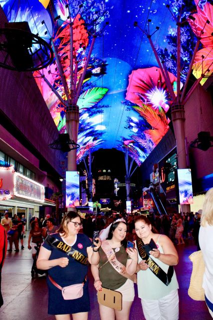 Weird, Wacky Fremont Bar Experience with Cocktails & Photos - Key Points