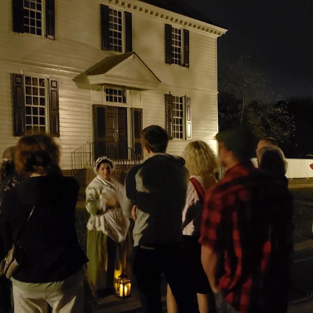 Williamsburg: Haunted Ghosts, Witches, and Pirates Tour - What Sets This Tour Apart