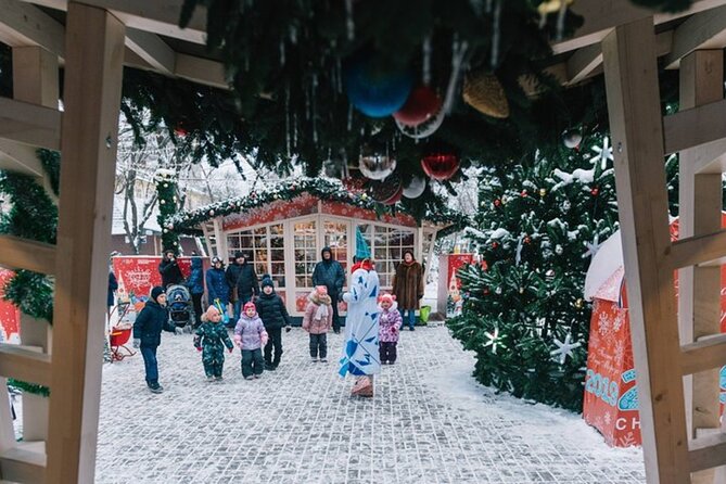 Williamsburgs Winter Wonderland: A Historic Holiday Stroll - Practical Details and Experience Tips