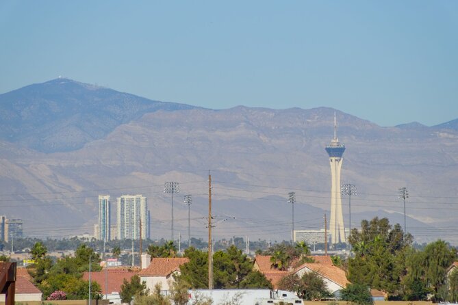 Winter Wonders of Vegas: A Festive Stroll - A Closer Look at the Itinerary