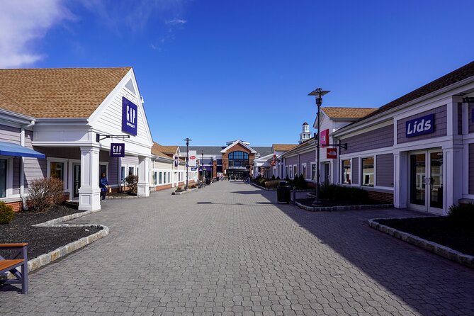 Woodbury Common Premium Outlets Shopping Tour from Midtown - The Sum Up